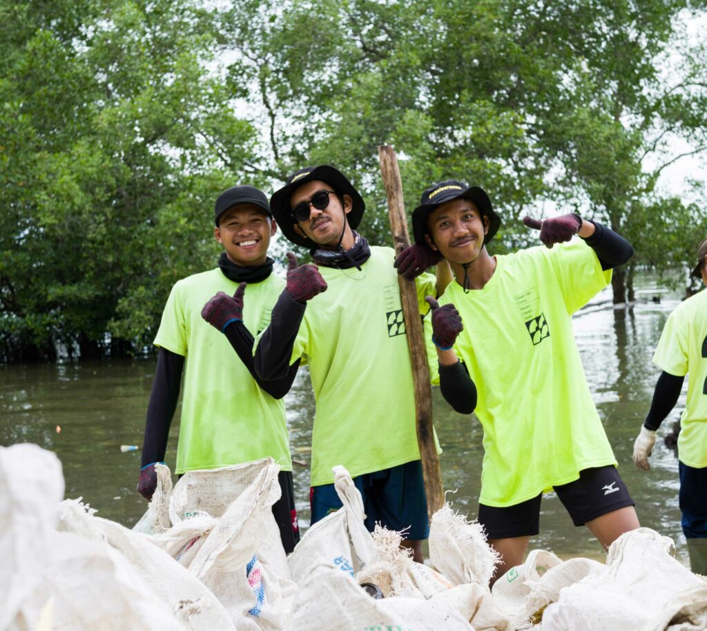 Plastic-free Oceans with Seven Clean Seas - ECCA Family Foundation